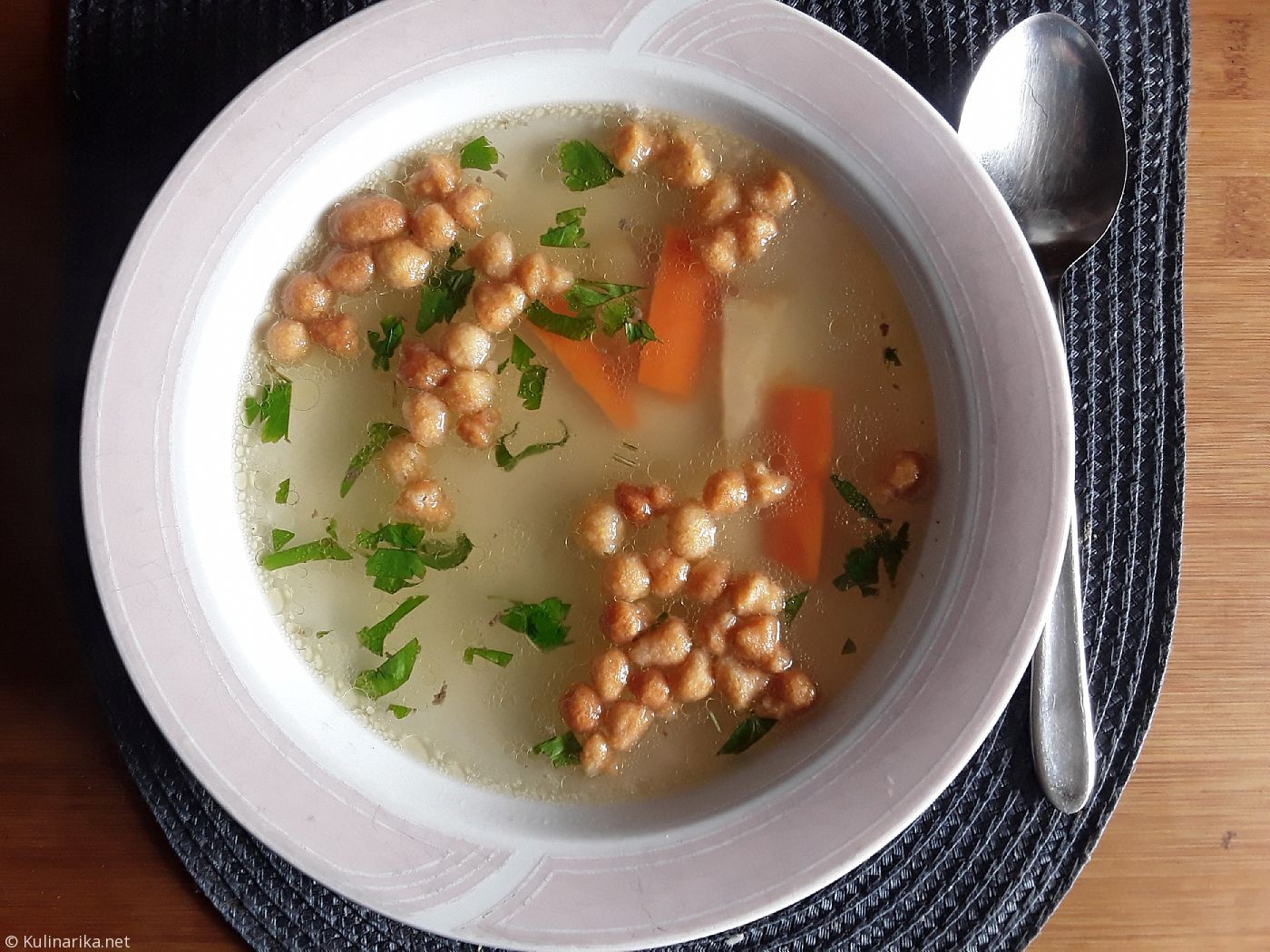 Recept: Goveja juha v ekonom loncu - Kulinarika.net