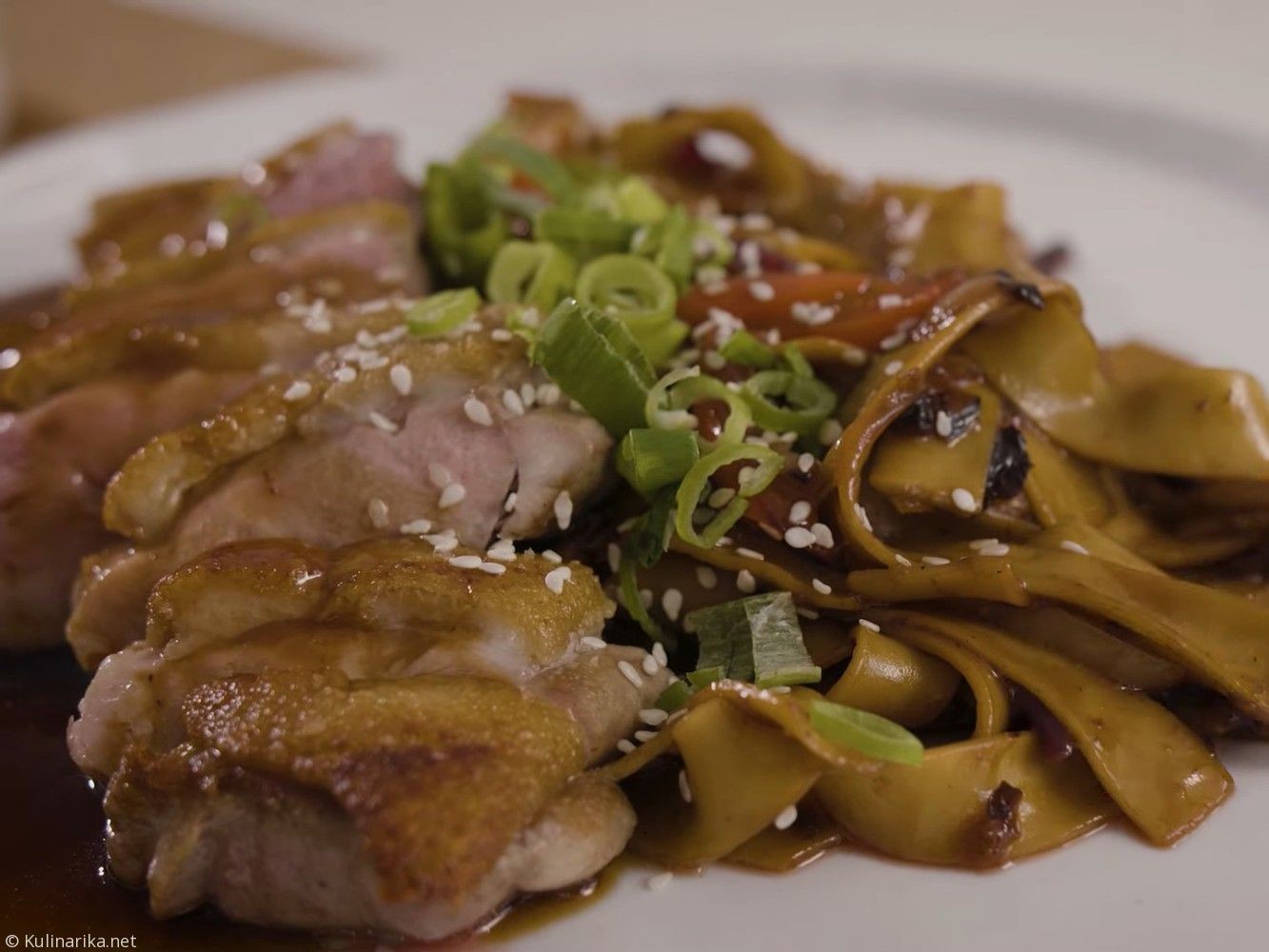 Recept: Raca z rezanci na azijski način - Kulinarika.net